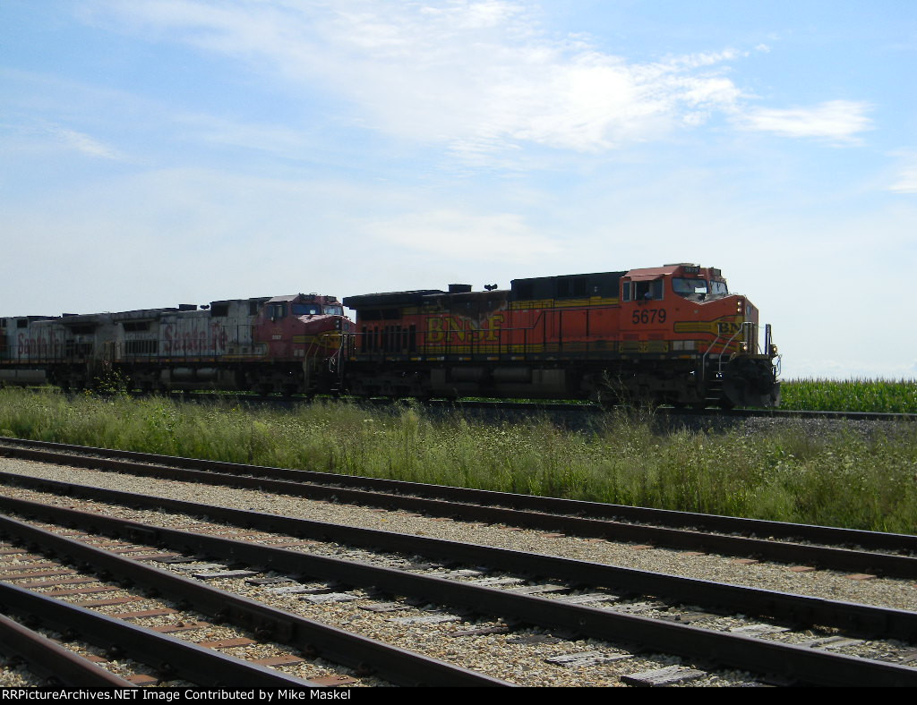 BNSF 5679